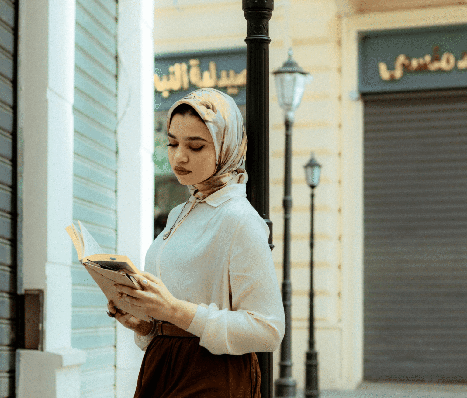 Arabic Translation Services London: Certified Experts - Linguist Point
